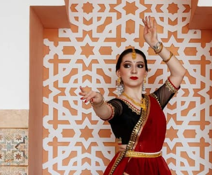 History of Anarkali Suit: Which Mughal emperor's wife first wore ...